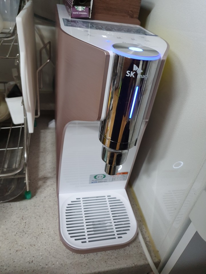 [렌탈] 타사보상 3개월 무료 SK매직 올인원 직수 정수기 냉온정 WPU-A720C 코랄 핑크/어린이 버튼/스테인리스 직수관 유아수/의무 5년/무상설치/할인적용 월 ...