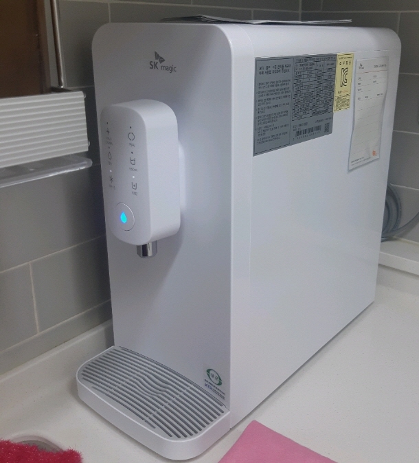 [렌탈] SK매직 올직수 모던 카운트탑 정수기 냉정 WPU-A800C/가정용 사무실 업소용/의무 5년/무상설치/월24,900원 > 정수기 | SK매직샵™ SK매직공식렌탈샵